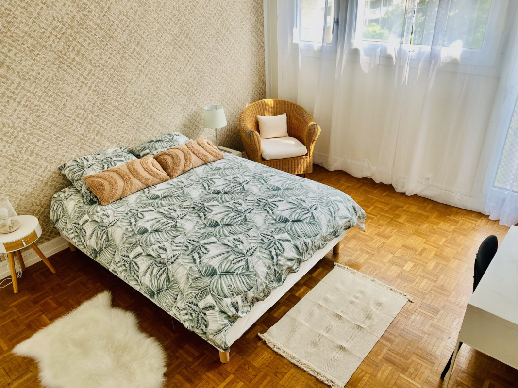 Flat-share 5 rooms 104m² à 600€ Massy (91300)